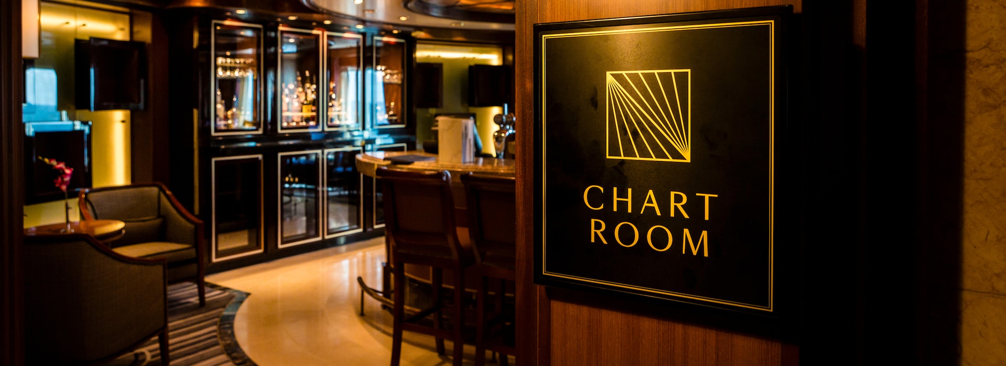 The Chart Room bar and lounge - Luxury Cunard cruises