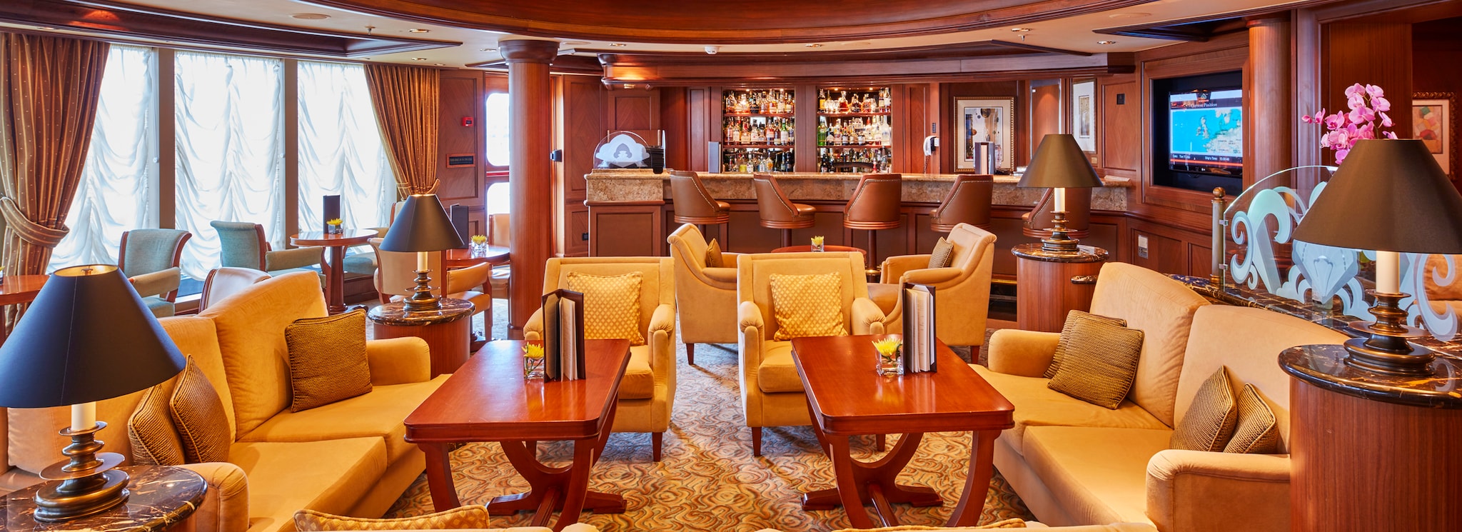 Grills Lounge - Private & Intimate Dining - Cunard Cruise Line