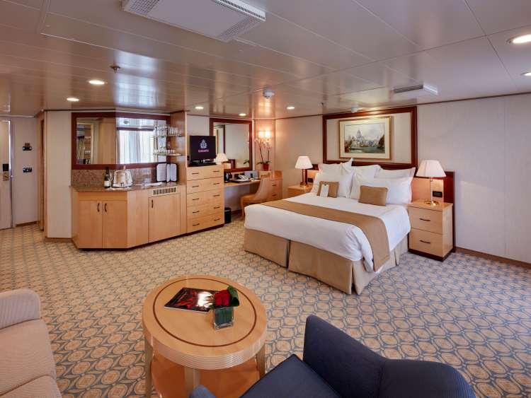 Staterooms and suites on Queen Elizabeth - Cunard cruises